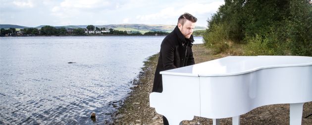 Simon Dee - Singer/Pianist for Weddings,Events,Parties